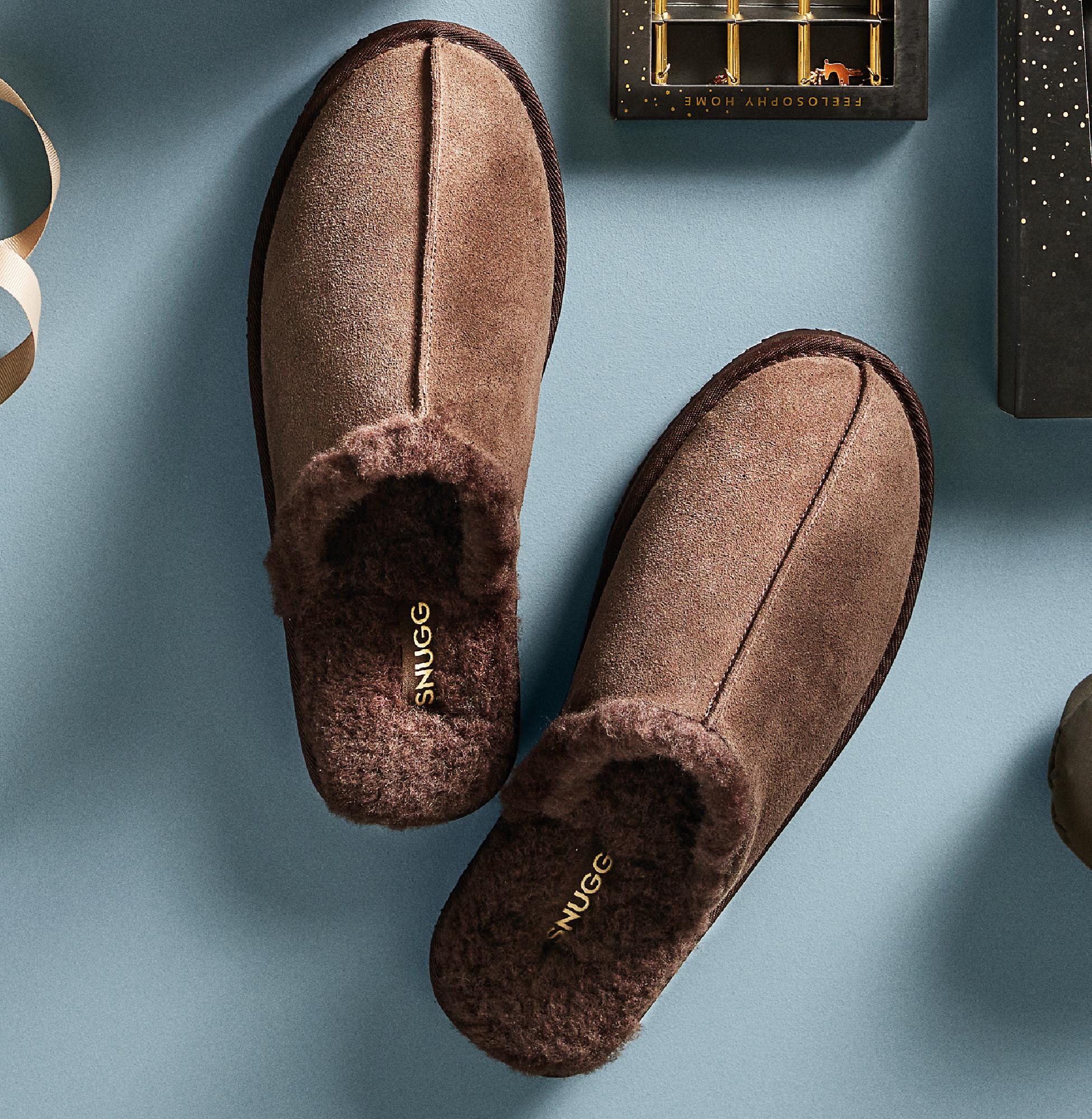 Snugg skinntøfler med ull, farge brun og størrelse one size (str. 42 ...