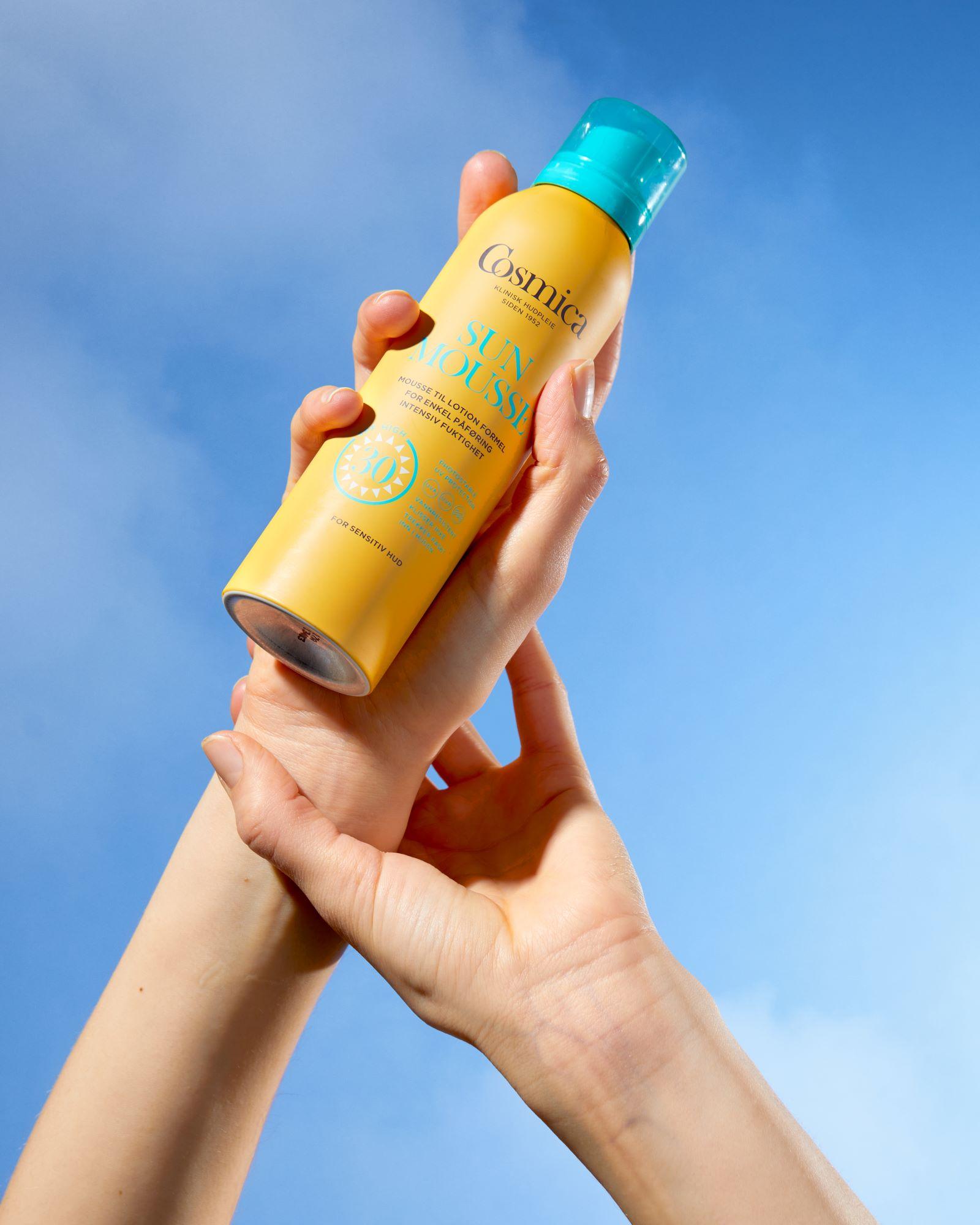 Cosmica Sun Mousse solkrem SPF30 150 ml - Apotek 1